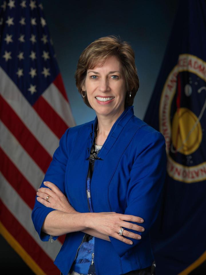 Ellen Ochoa First Latin Woman to be Inducted into the Astronaut Hall of ...